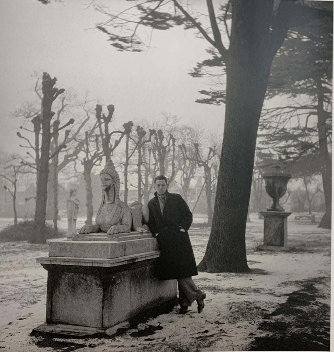 Cecil Beaton - James Pope-Hennessy, Print in Colors - FineArt Vendor