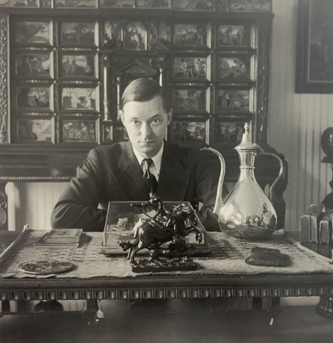 Cecil Beaton - John Pope-Hennessy, print in colors - FineArt Vendor