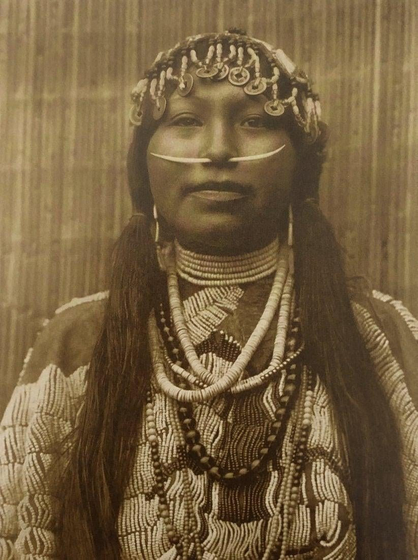 Edward Curtis - Portrait of a Wishram woman - FineArt Vendor