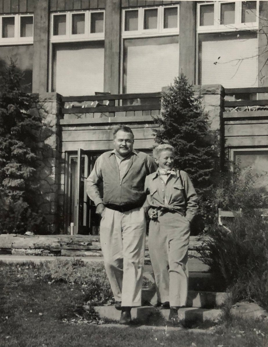 Ernest Hemingway (At Sun Valley, 1947) print in colors - FineArt Vendor