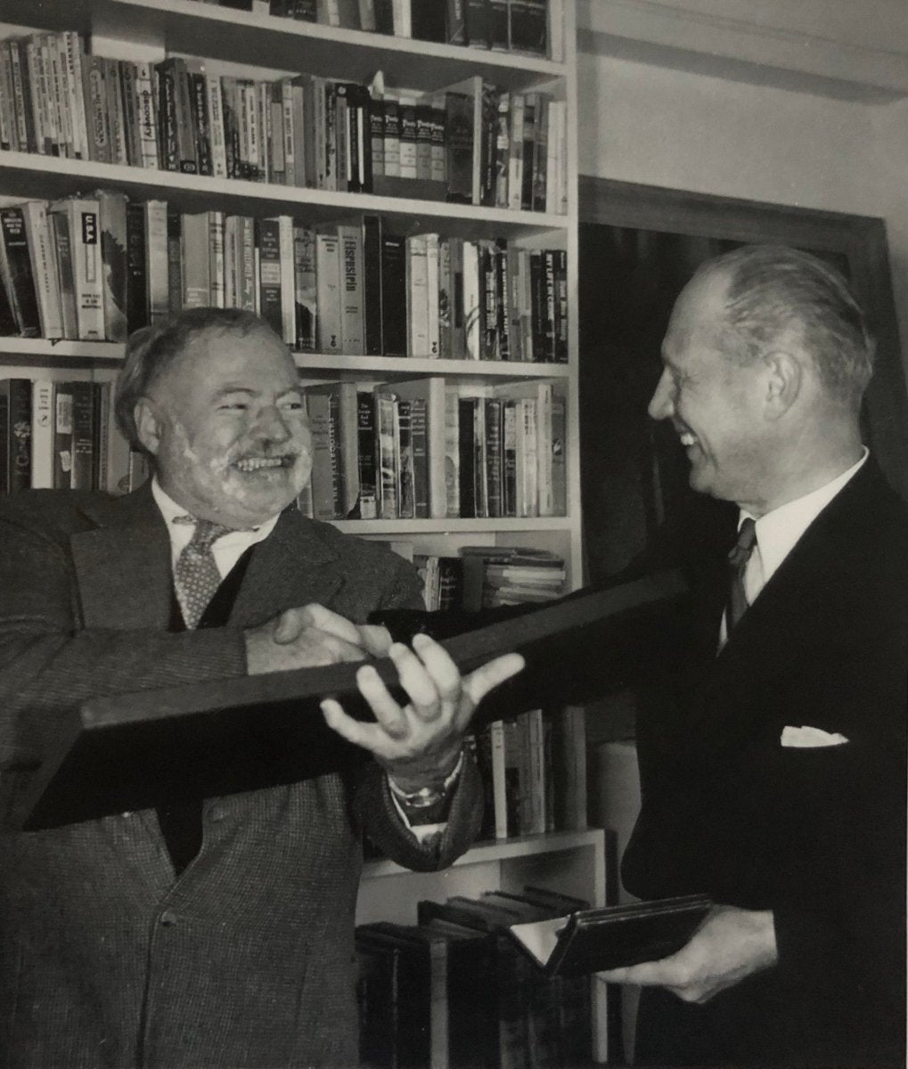 Ernest Hemingway (Awarded Nobel prize) print in colors - FineArt Vendor